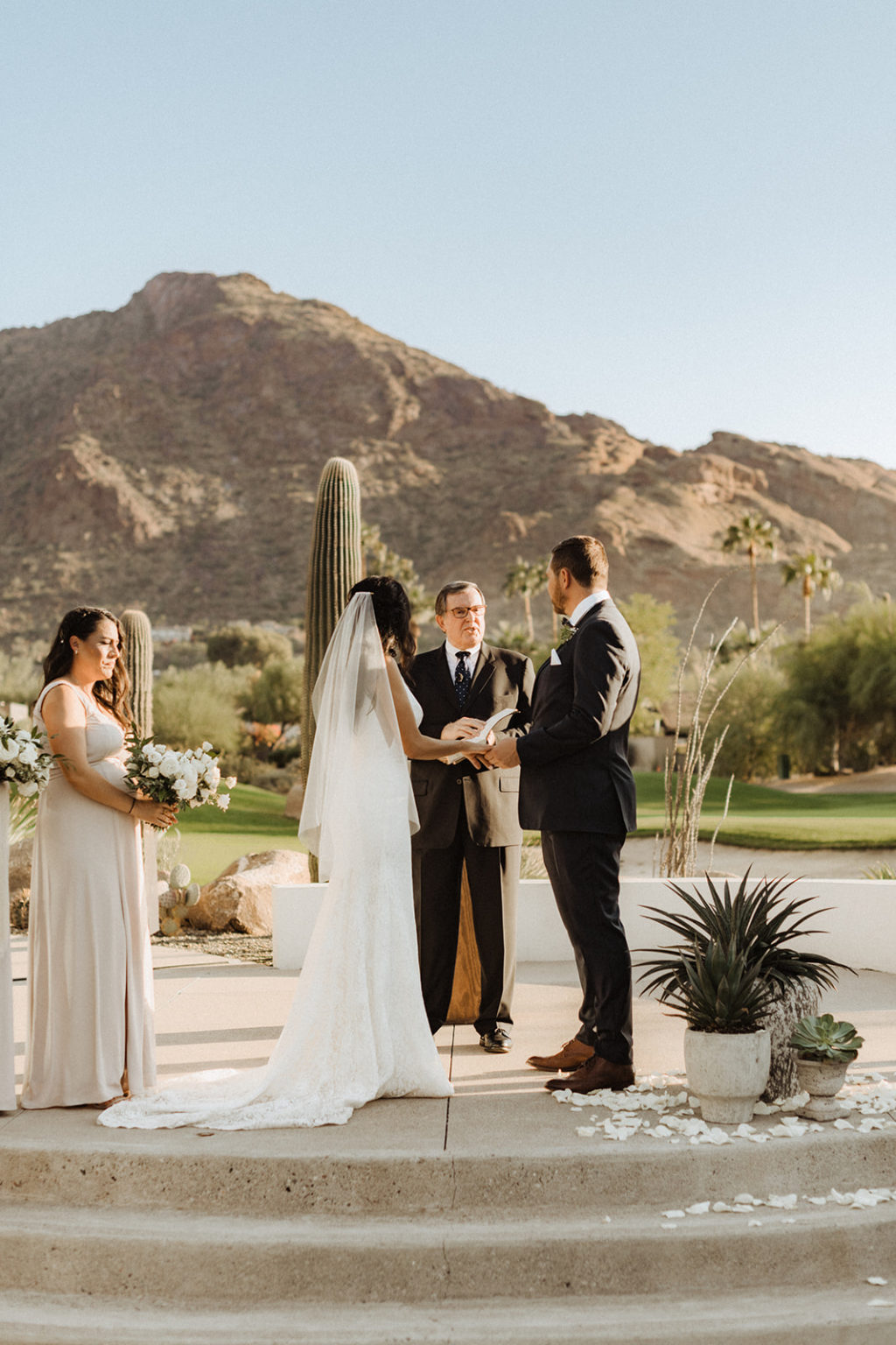 Desert Modern White Wedding - arraydesignaz.com
