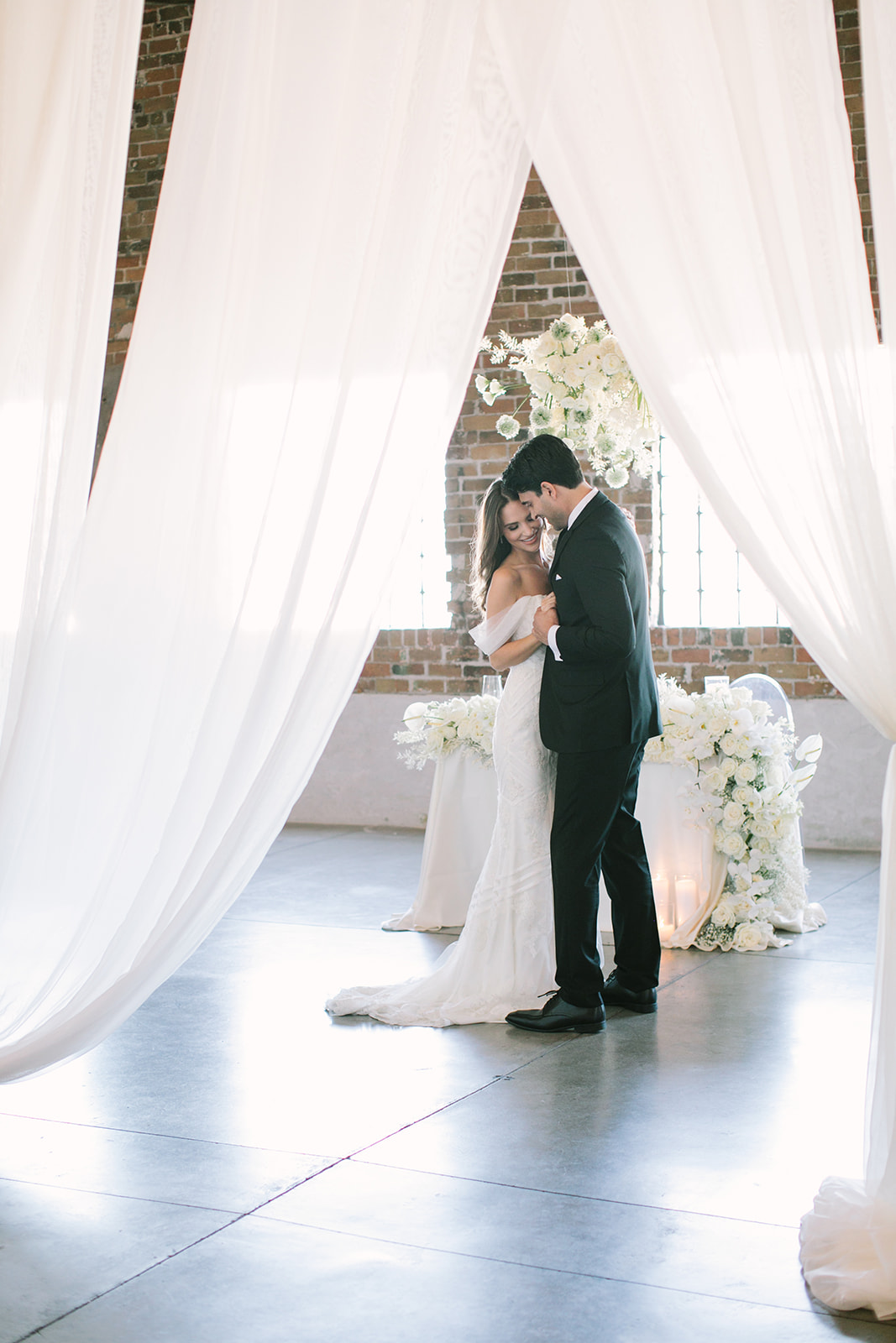 Modern + Minimal Wedding Design - arraydesignaz.com