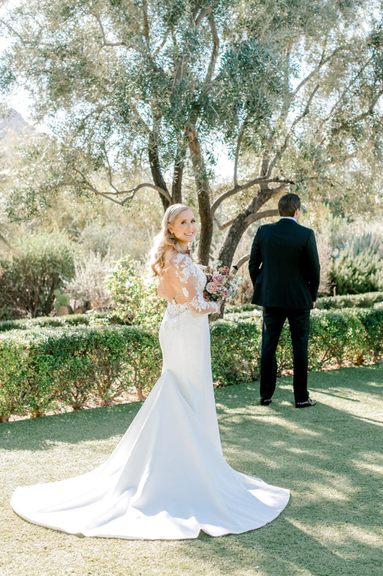 Charming and Romantic El Chorro Wedding - arraydesignaz.com