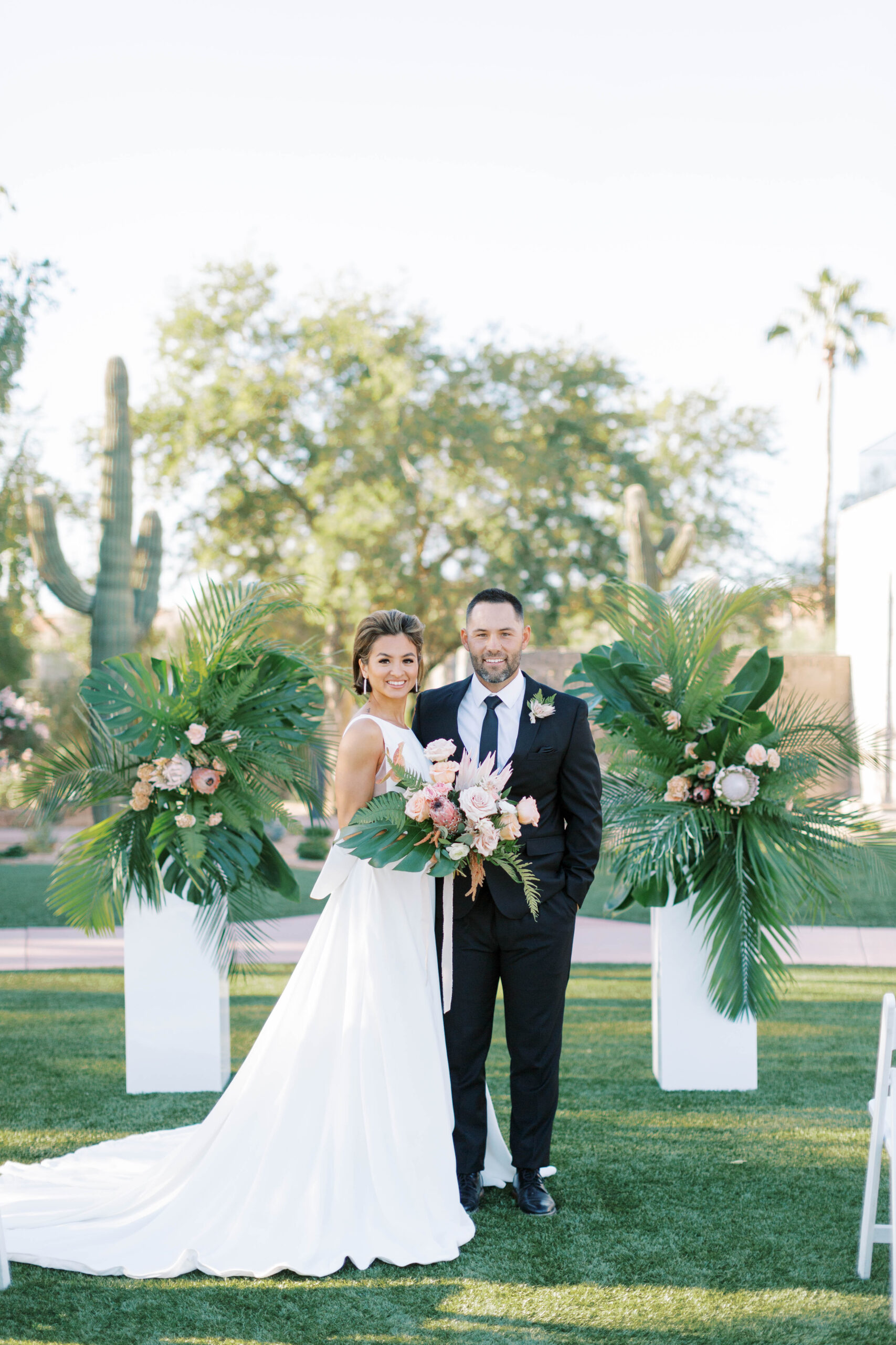 Arizona Biltmore Bright and Bold Tropical Wedding - arraydesignaz.com