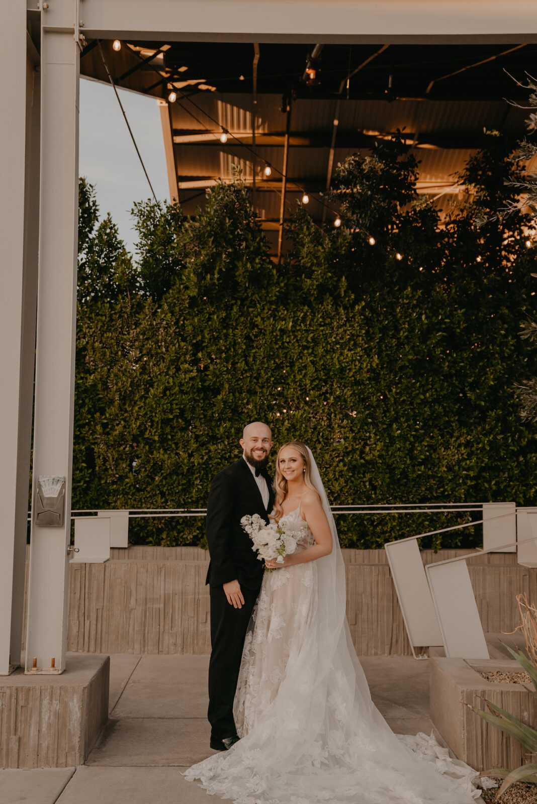 Chic Winter Wedding at The Clayton House - arraydesignaz.com